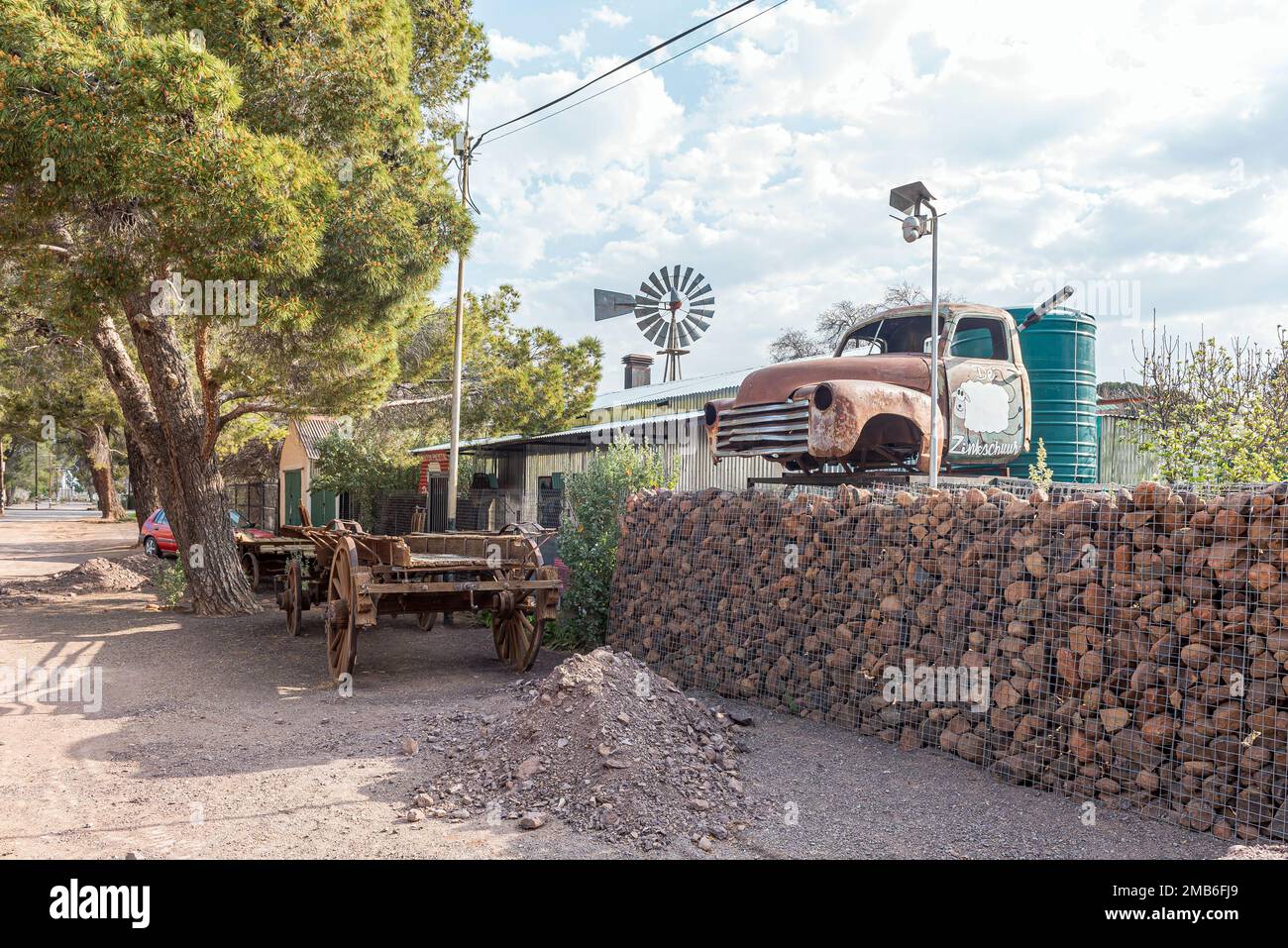 LOXTON, SOUTH AFRICA - SEP 2, 2022: A street scene, with De Zinkschuur ...