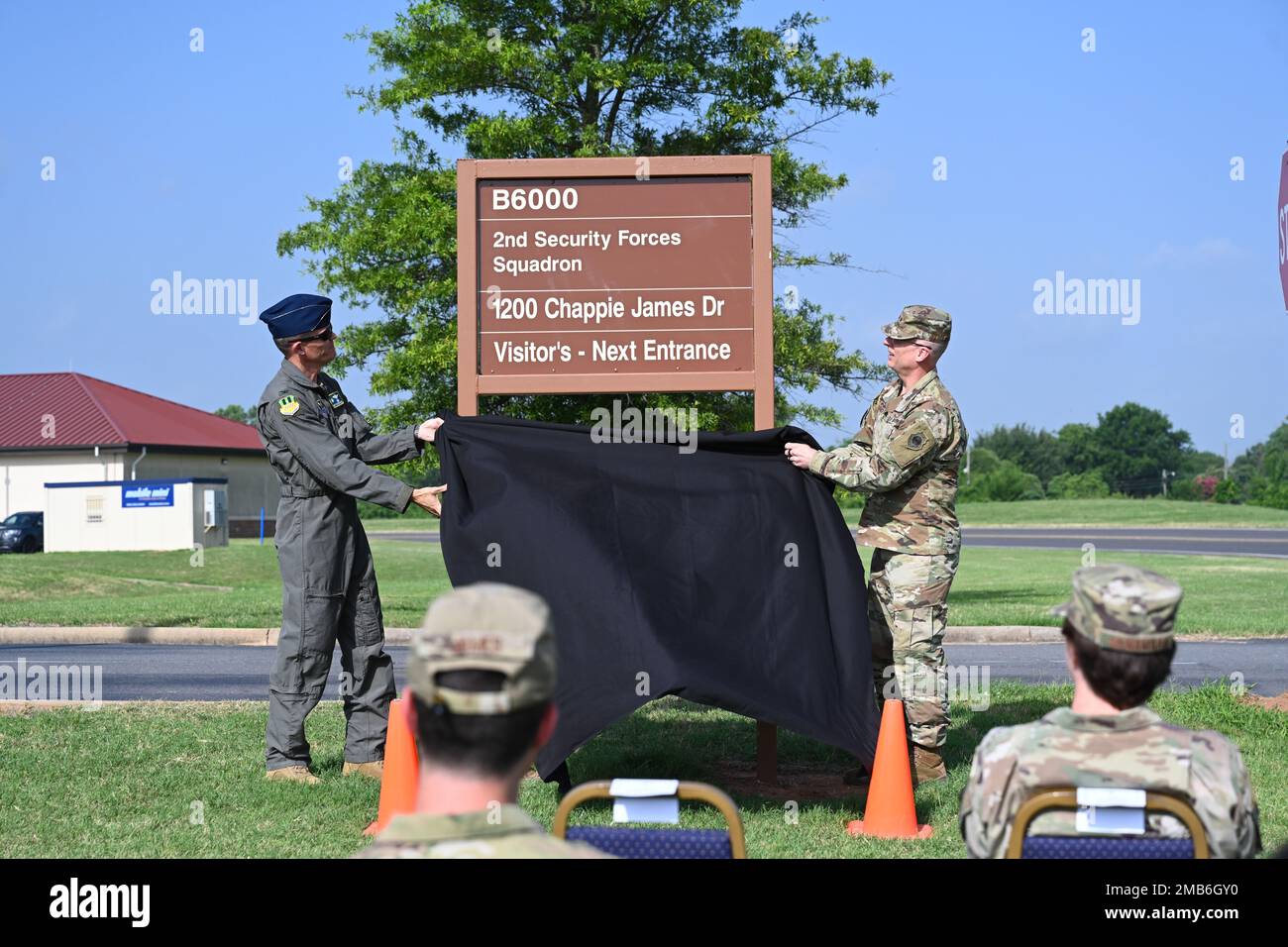Left right lt col james hi-res stock photography and images - Alamy