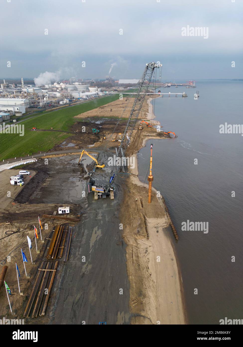 Stade, Germany. 20th Jan, 2023. The construction site for a new gas ...
