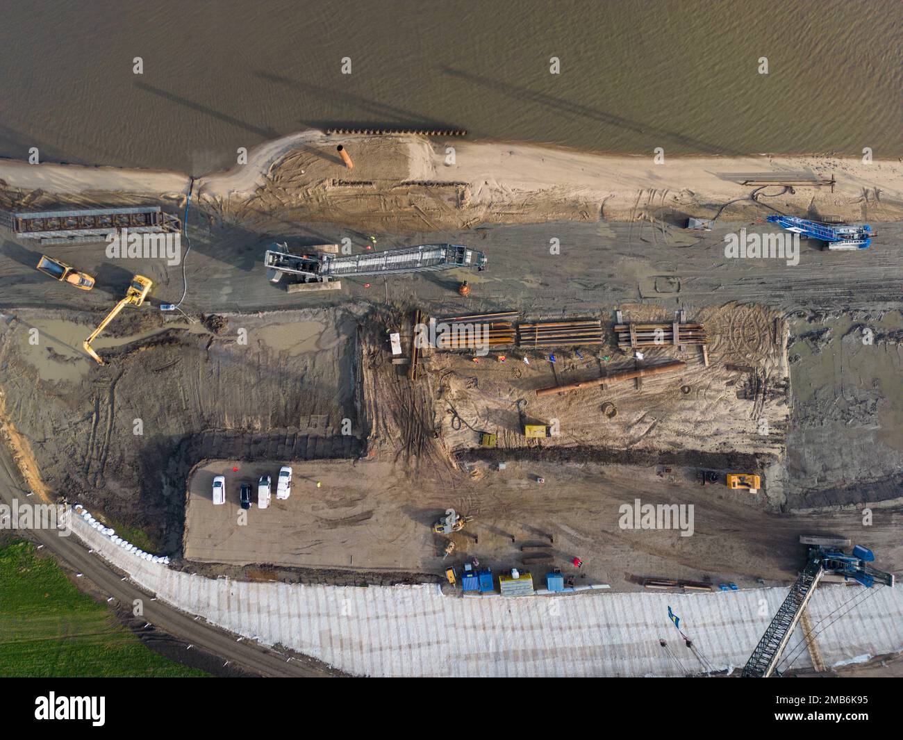 Driven pile foundation hi-res stock photography and images - Alamy