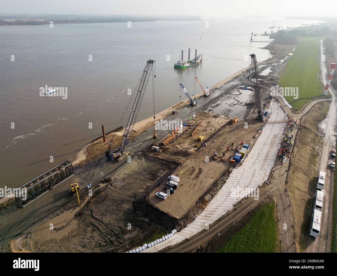 Stade, Germany. 20th Jan, 2023. The construction site for a new gas ...