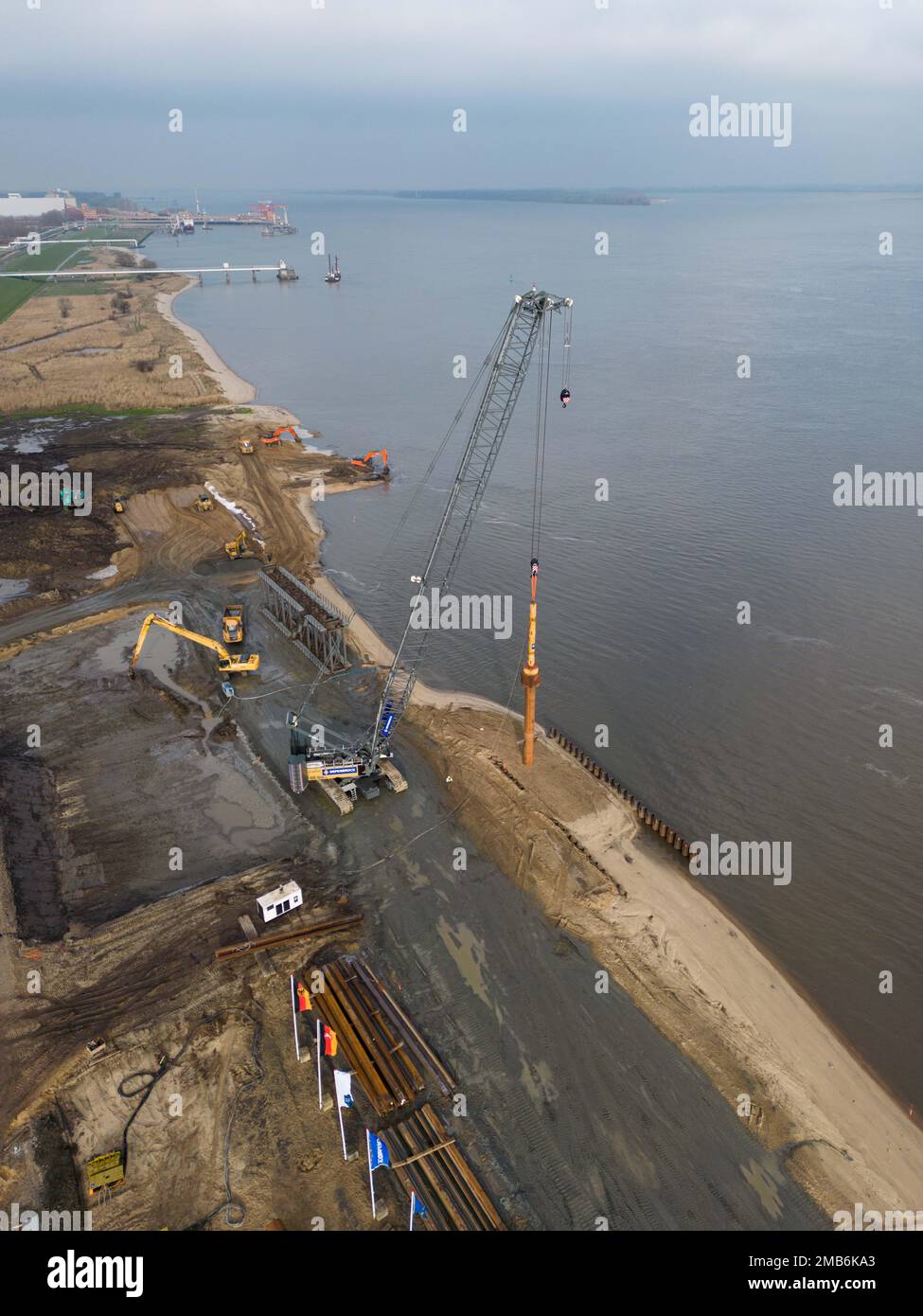 Stade, Germany. 20th Jan, 2023. The construction site for a new gas ...