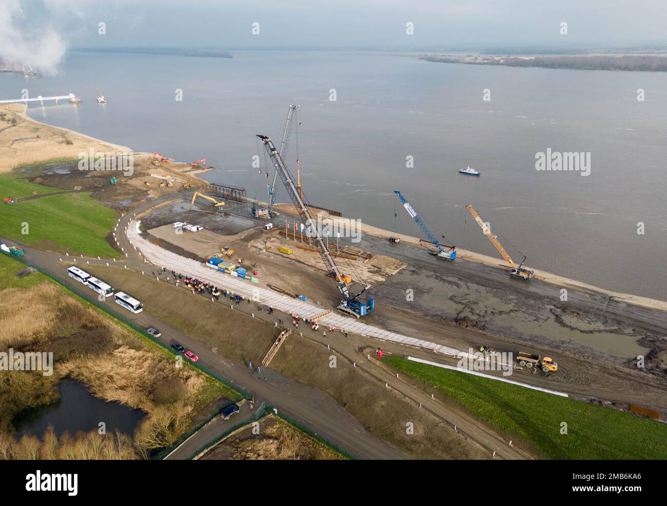 Stade, Germany. 20th Jan, 2023. The construction site for a new gas ...