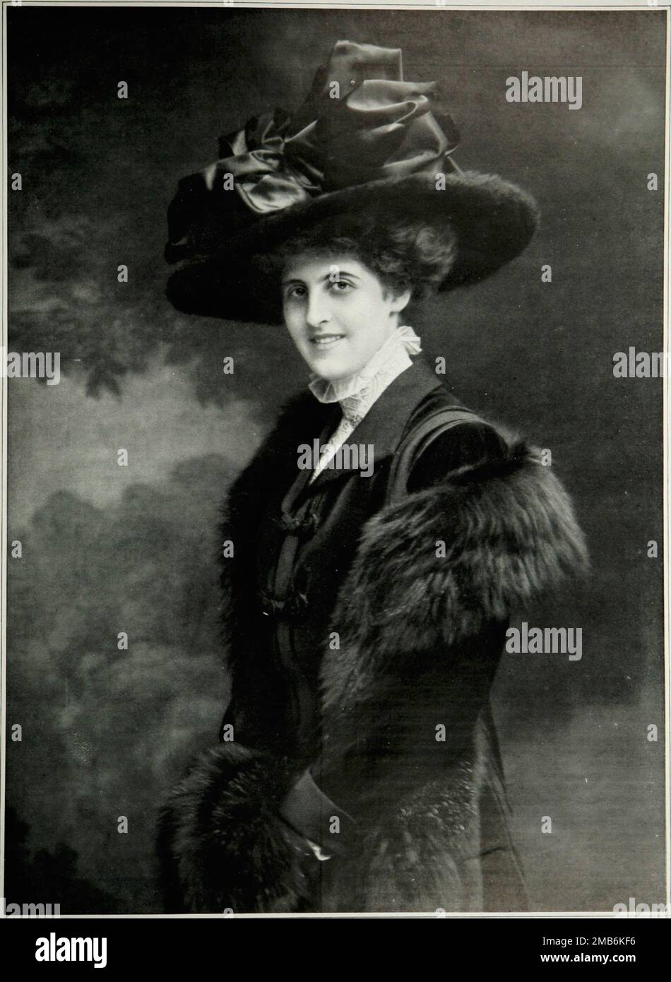 Noémie Halphen (1888-1968), baroness of Rothschild Stock Photo - Alamy