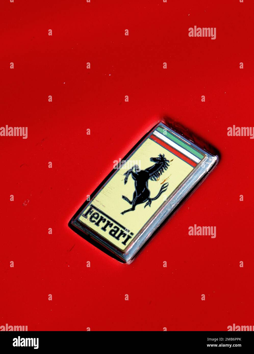 Ferrari logotyp hi-res stock photography and images - Alamy