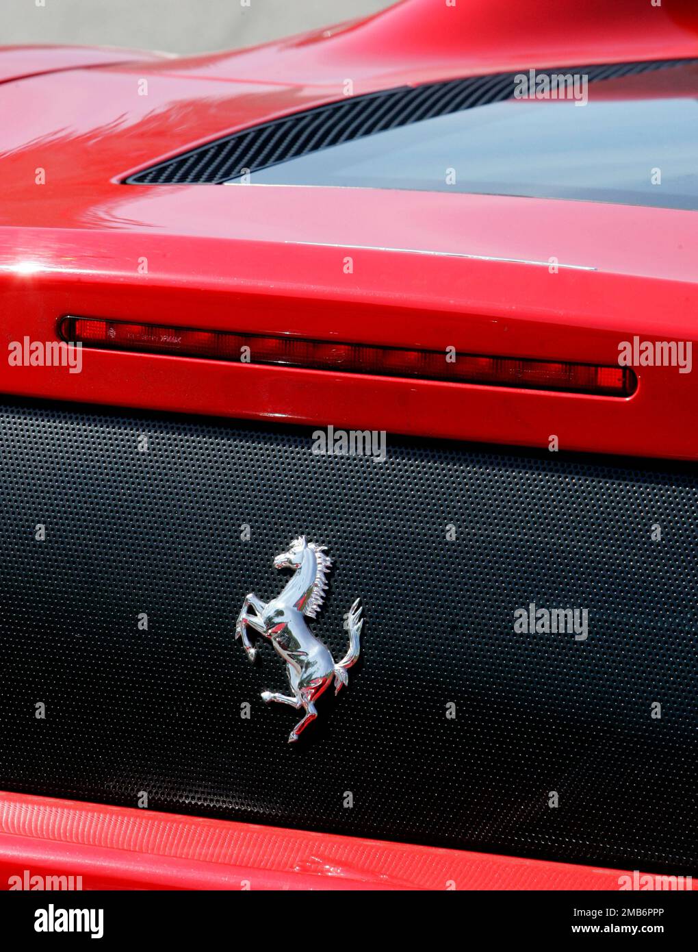 Ferrari logotyp hi-res stock photography and images - Alamy