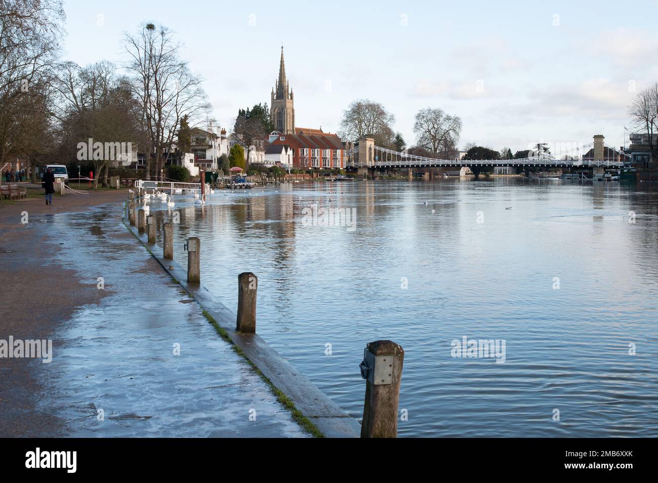 Cookham lock hi-res stock photography and images - Alamy