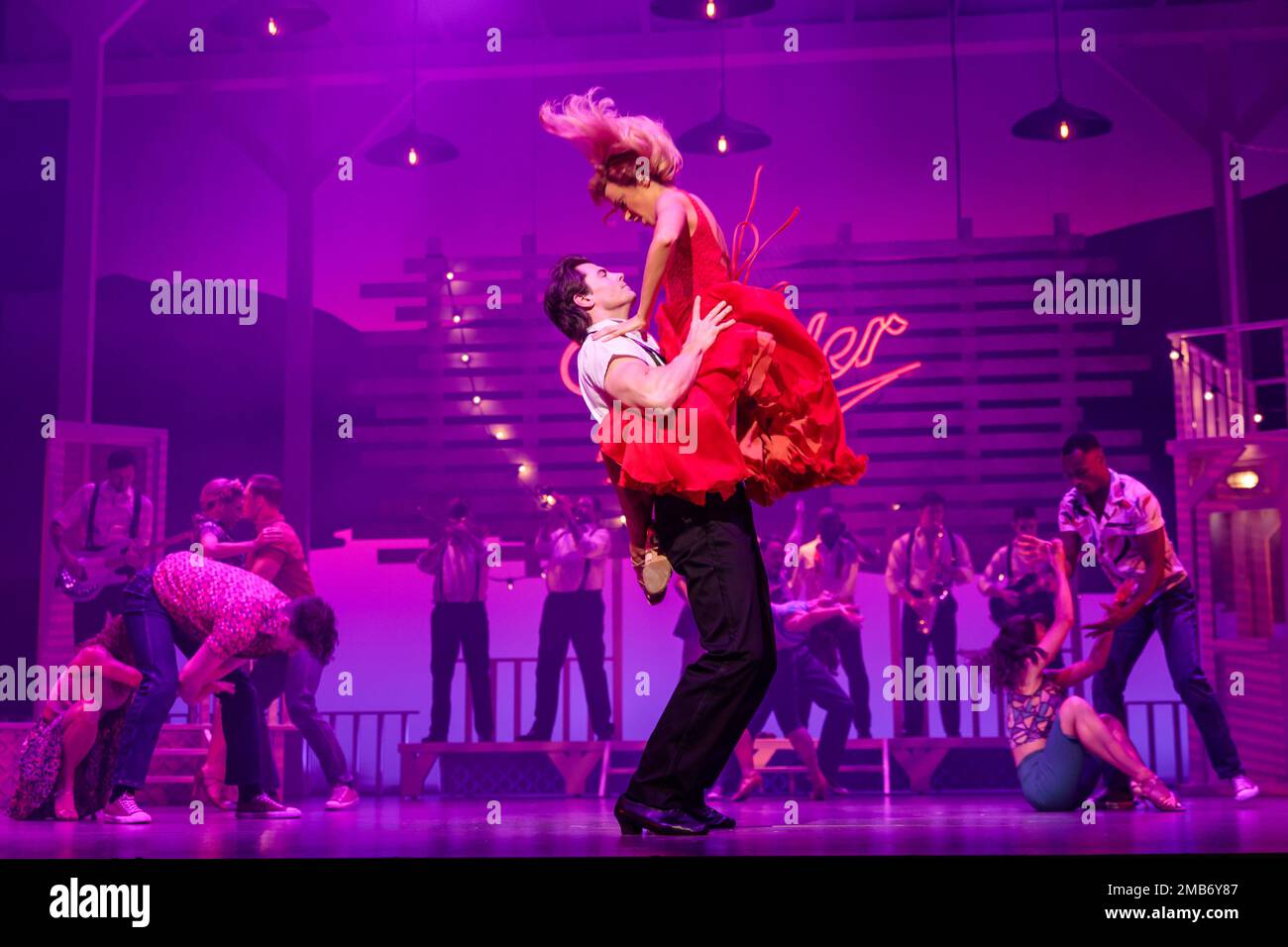 Dirty dancing hi-res stock photography and images - Alamy
