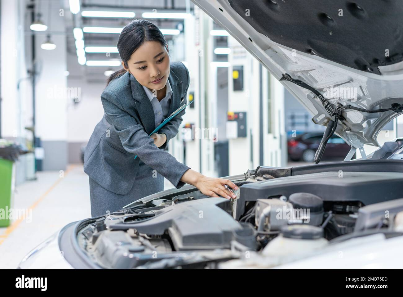 Repair staff hi-res stock photography and images - Alamy