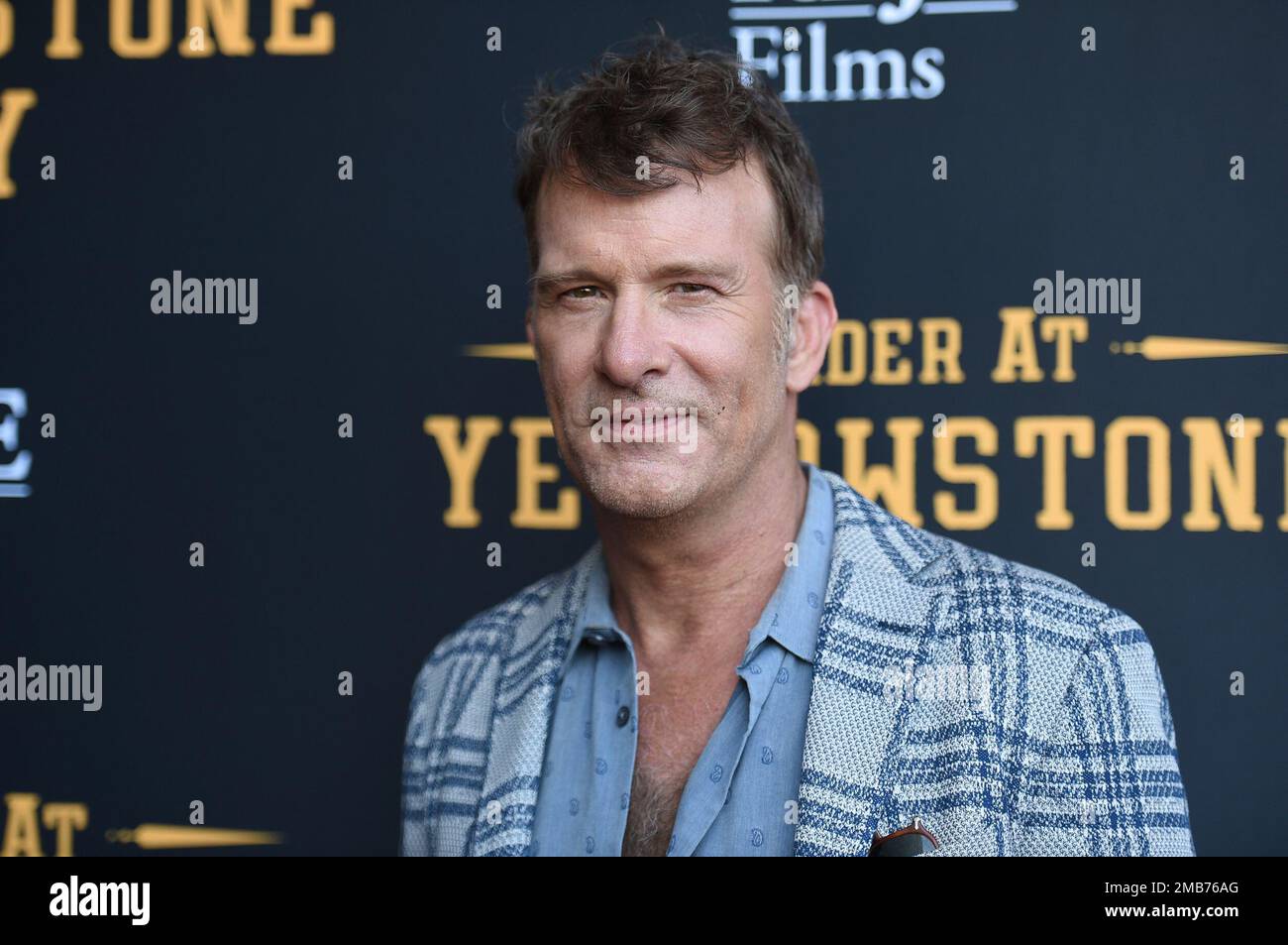 Thomas Jane arrives at the Los Angeles premiere of "Murder at ...