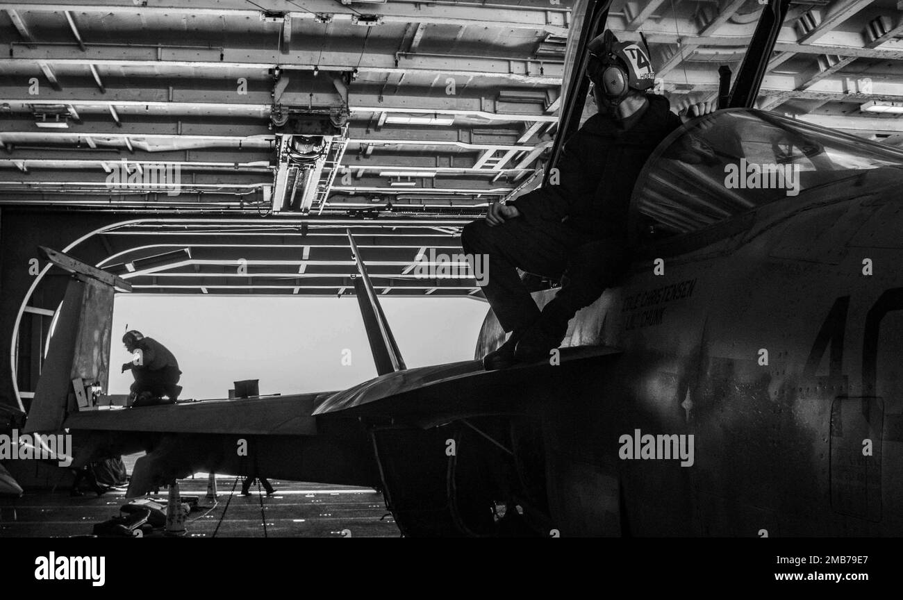 Uss nimitz blue diamonds navy Black and White Stock Photos & Images - Alamy