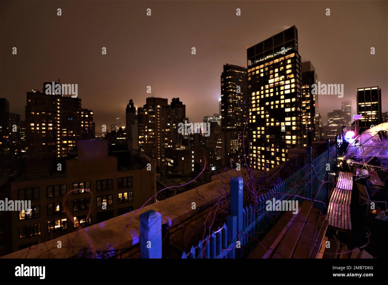 Manhattan New York rooftopbar Stock Photo - Alamy