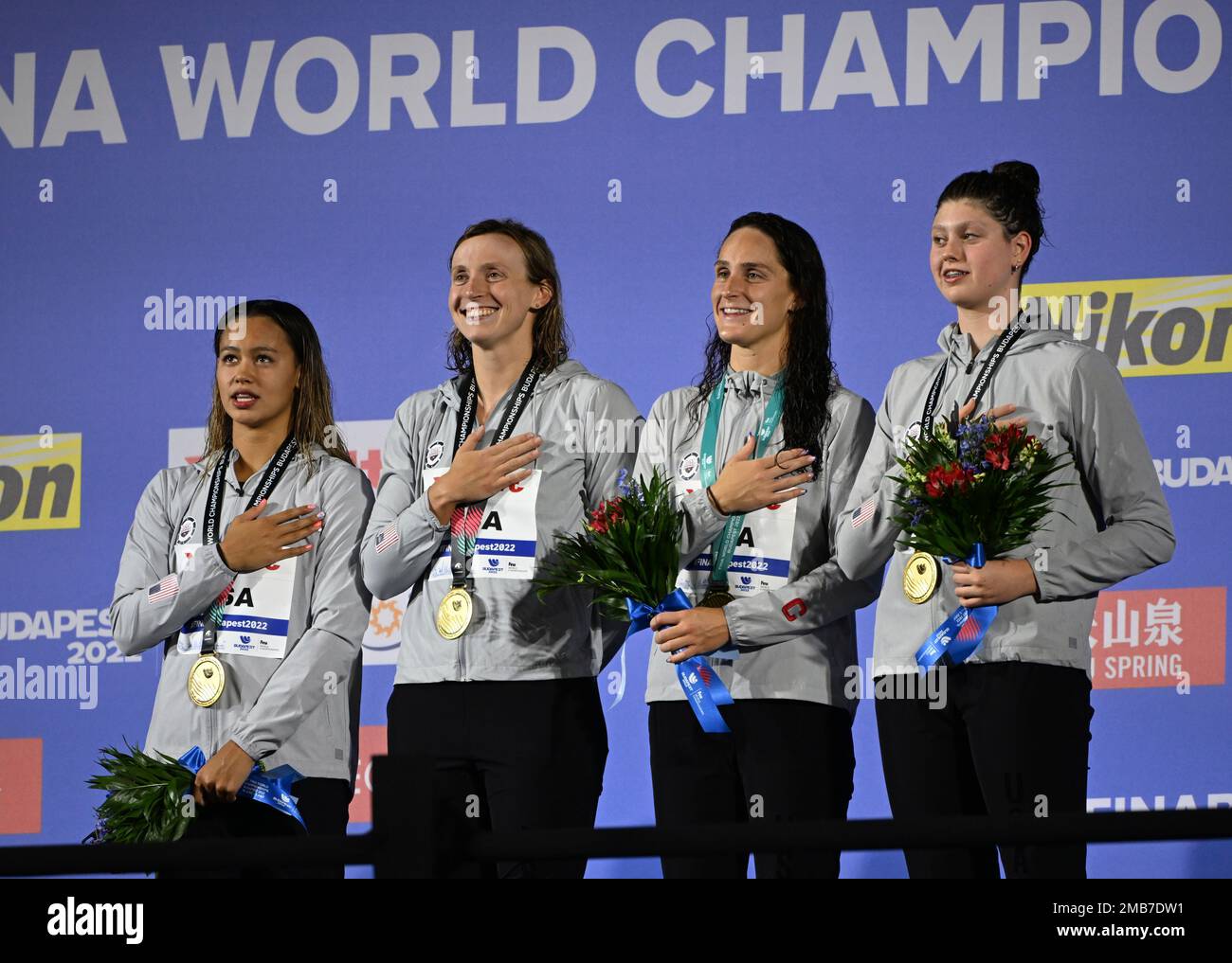 Gold medalist team of United States pose with their medals after the ...
