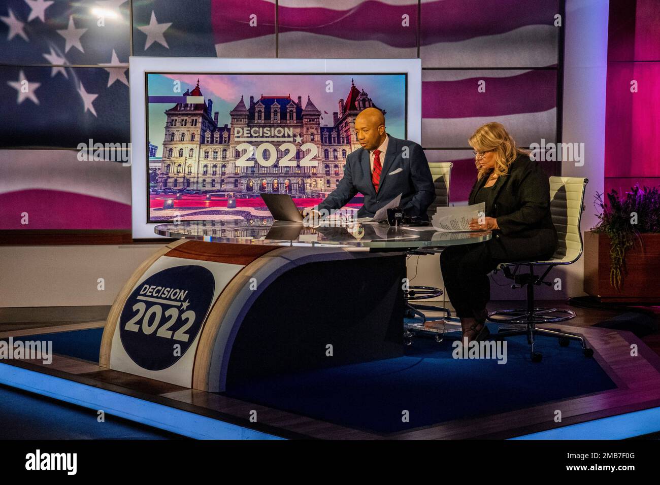 From left, political anchors Errol Louis and Susan Arbetter during New ...