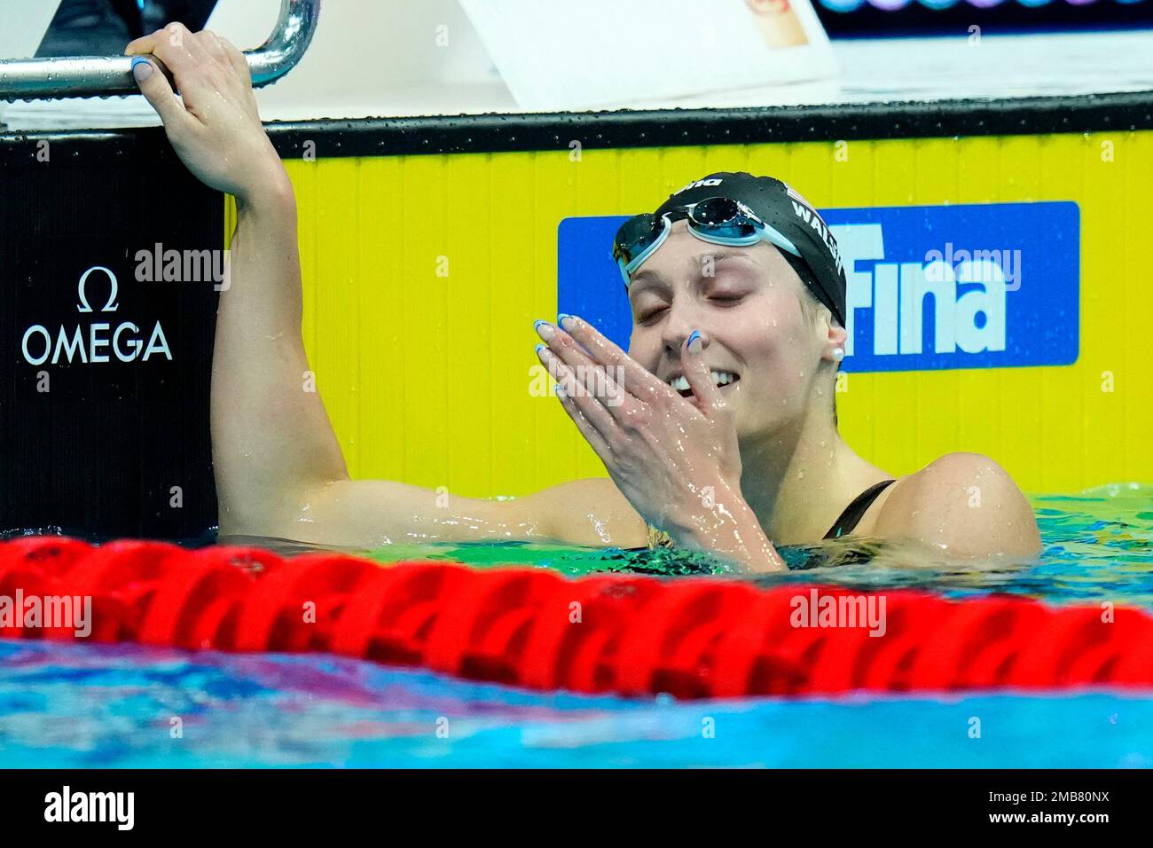 Alex Walsh of the United States reacts after winning the Women 200m ...