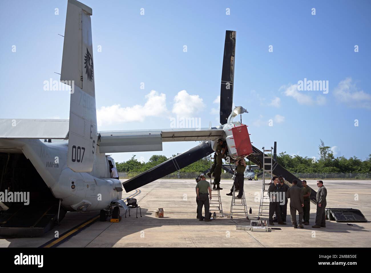 U.S. Marines with Marine Medium Tiltrotor Squadron (VMM) 266 perform ...