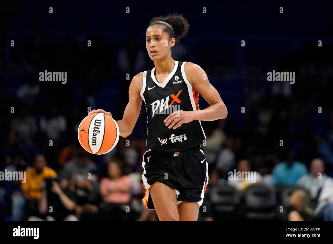 Skylar Diggins Playing Basketball Wnba