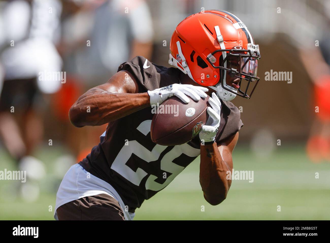 Cleveland Browns' Demetric Felton Jr. takes part in drills during an ...