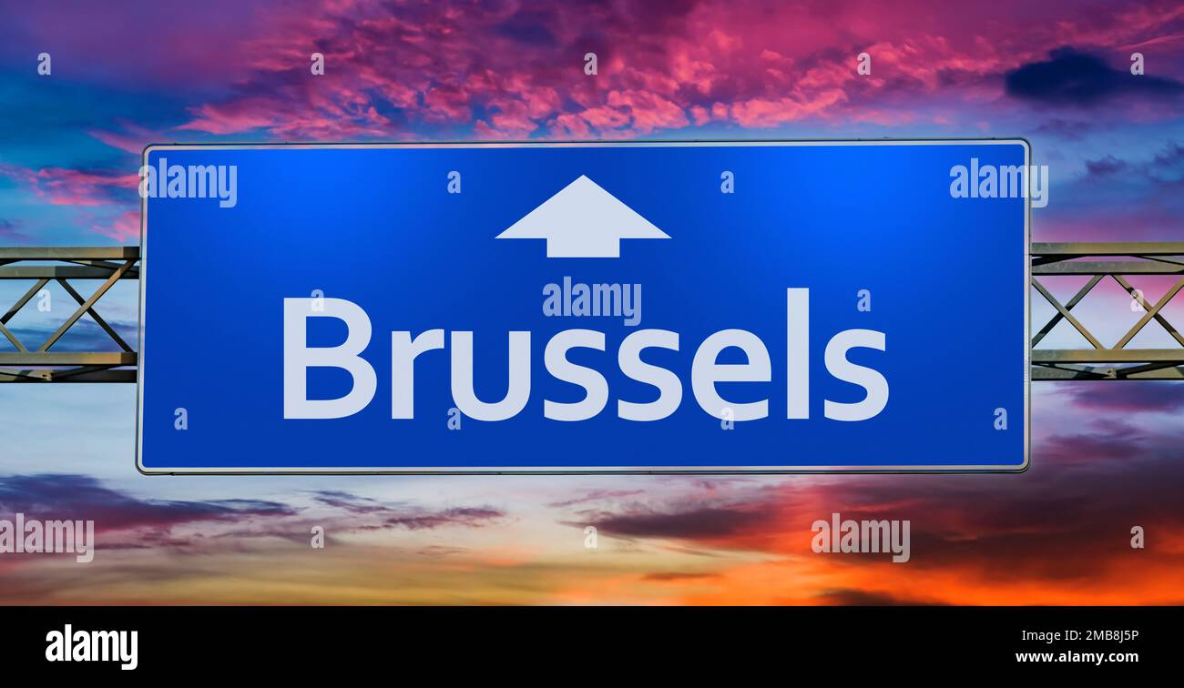 Road sign indicating direction to the city of Brussels Stock Photo - Alamy