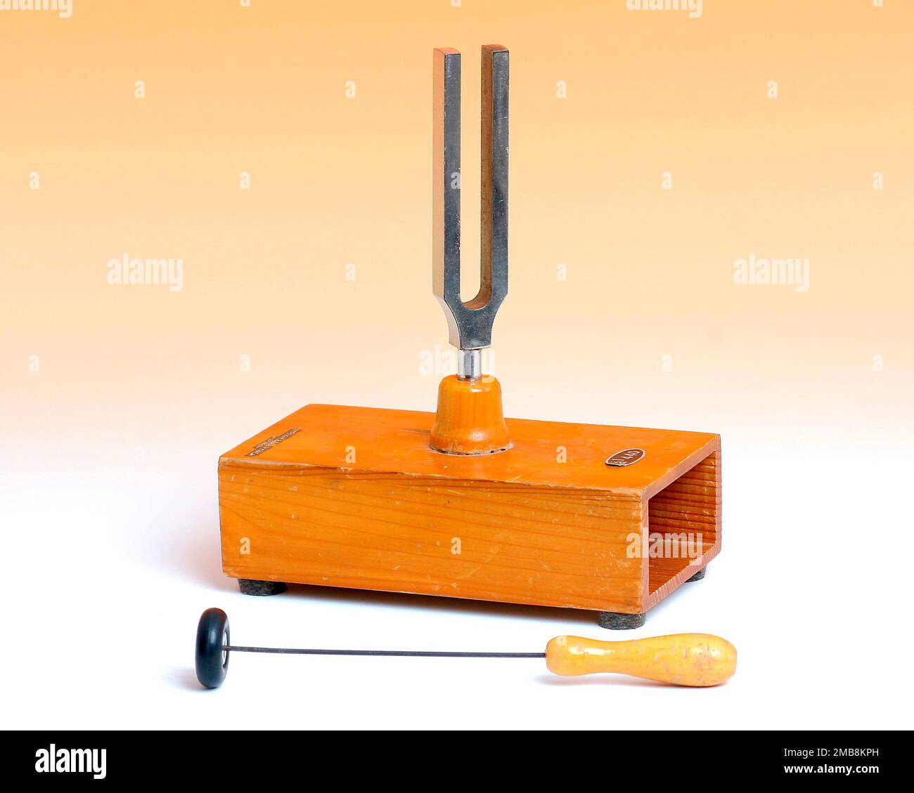 Resonating hi-res stock photography and images - Alamy