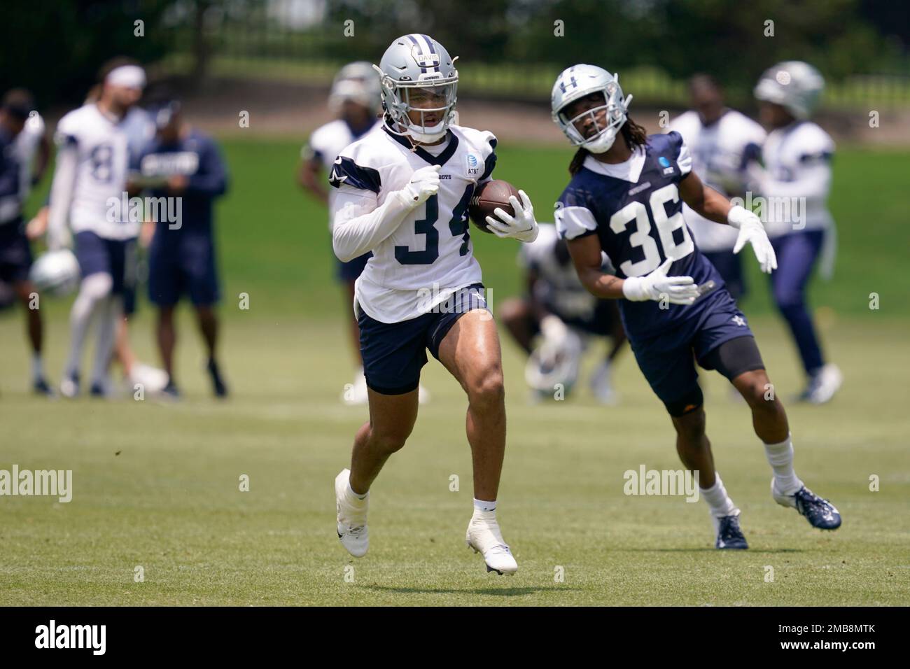 Dallas Cowboys' Malik Davis carries the ball during practice at the ...