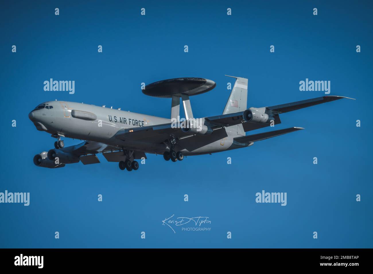 A low angle shot of an airplane in flight Stock Photo - Alamy