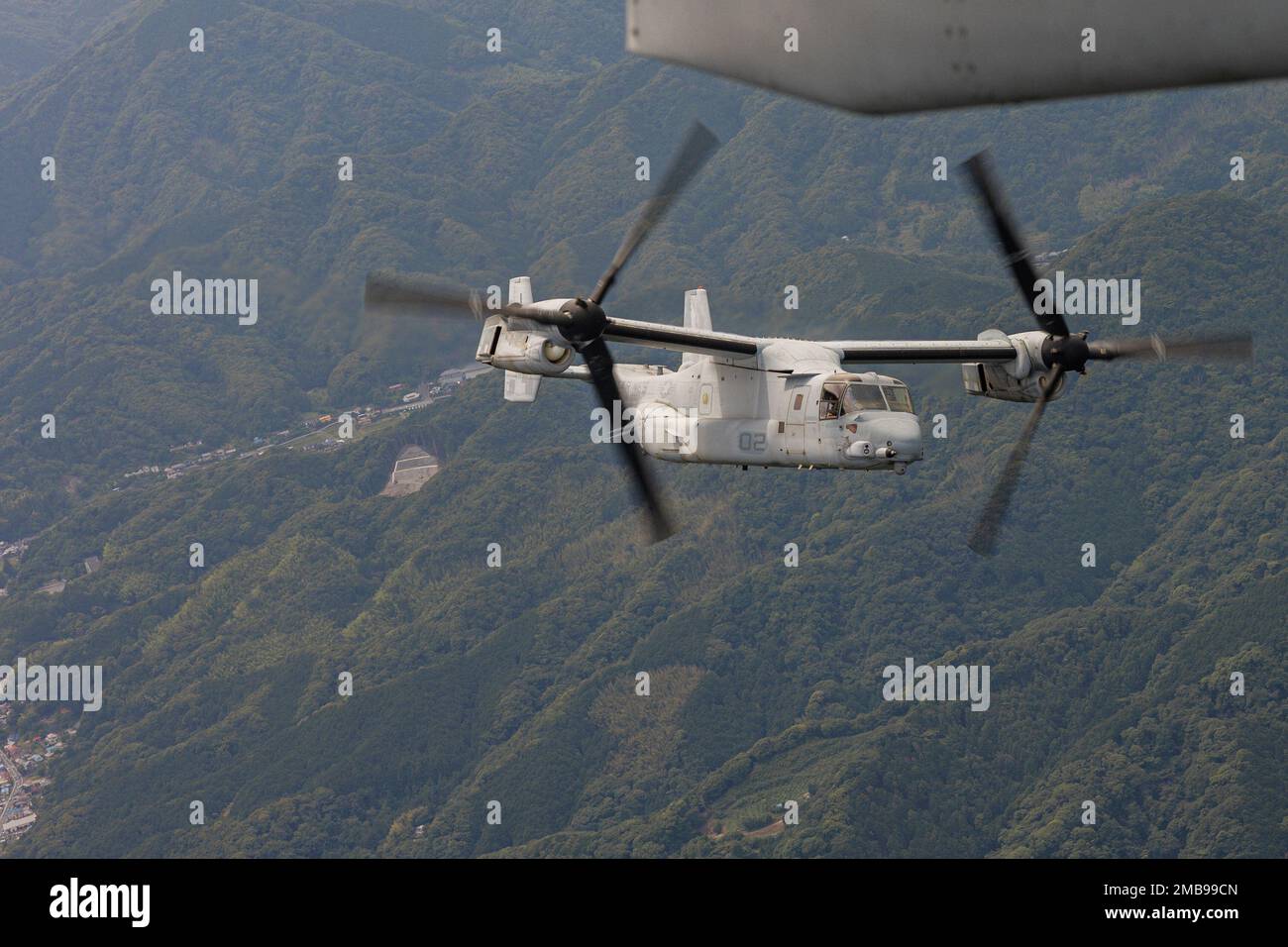 A U.S. Marine Corps MV-22B Osprey, assigned to Marine Medium Tiltrotor ...