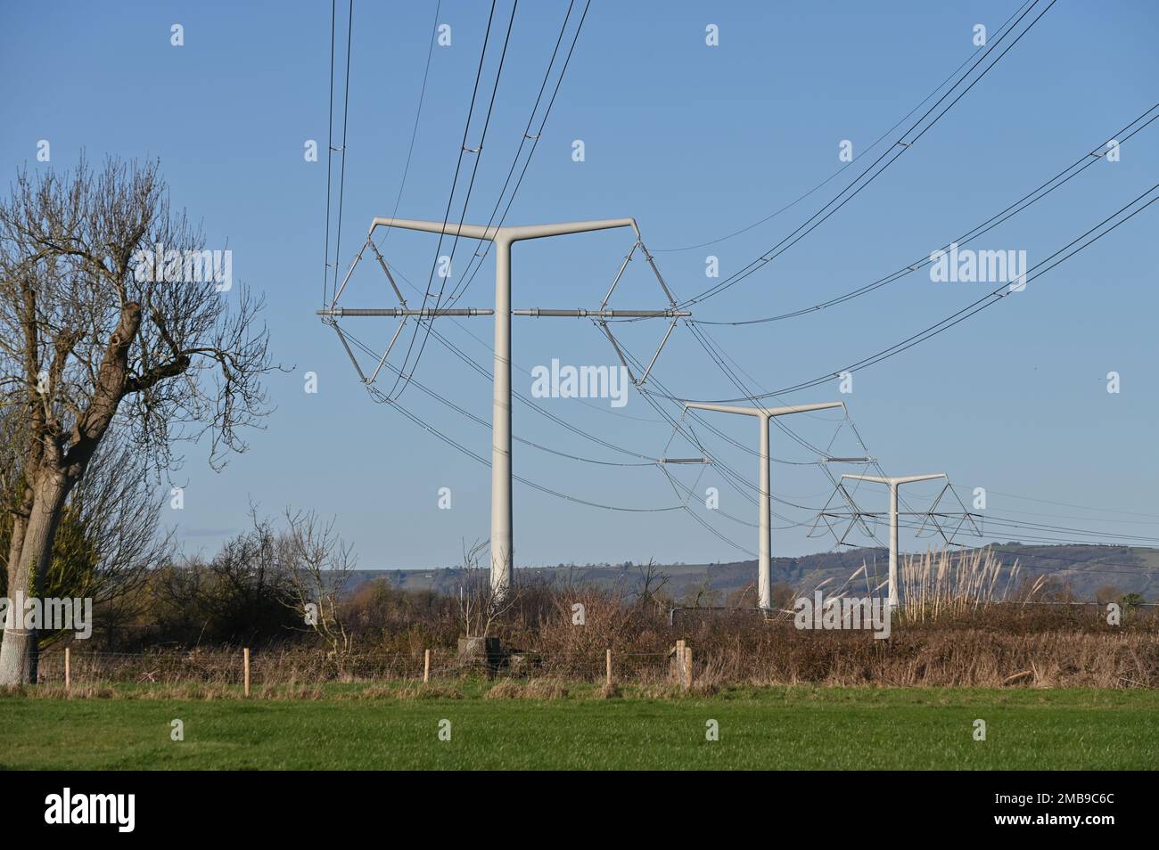 Power supply from hinkley point power station hi-res stock photography ...