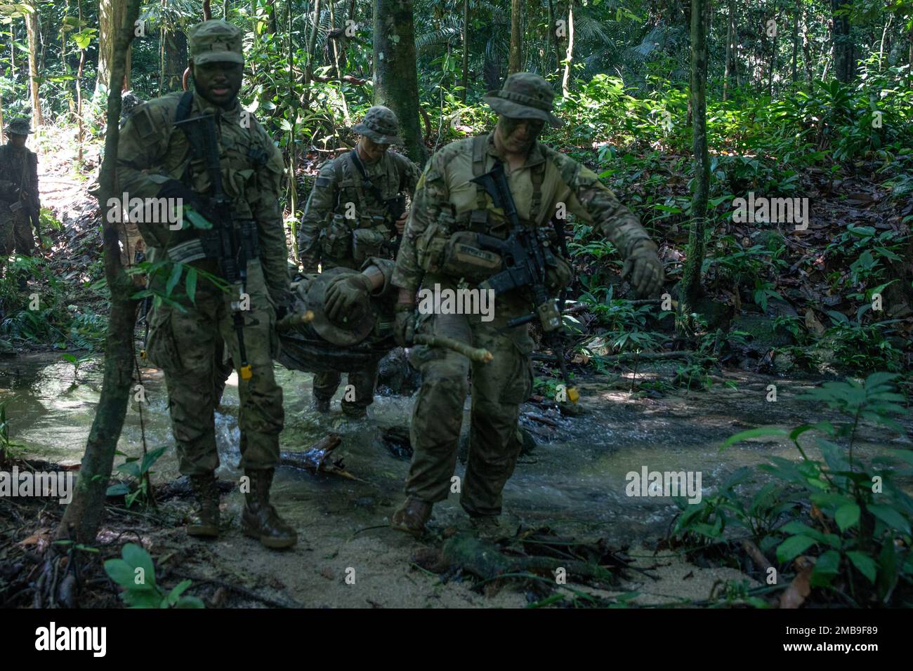 U.S. Army Soldiers from 3rd Squadron, 4th Cavalry Regiment, 3rd ...
