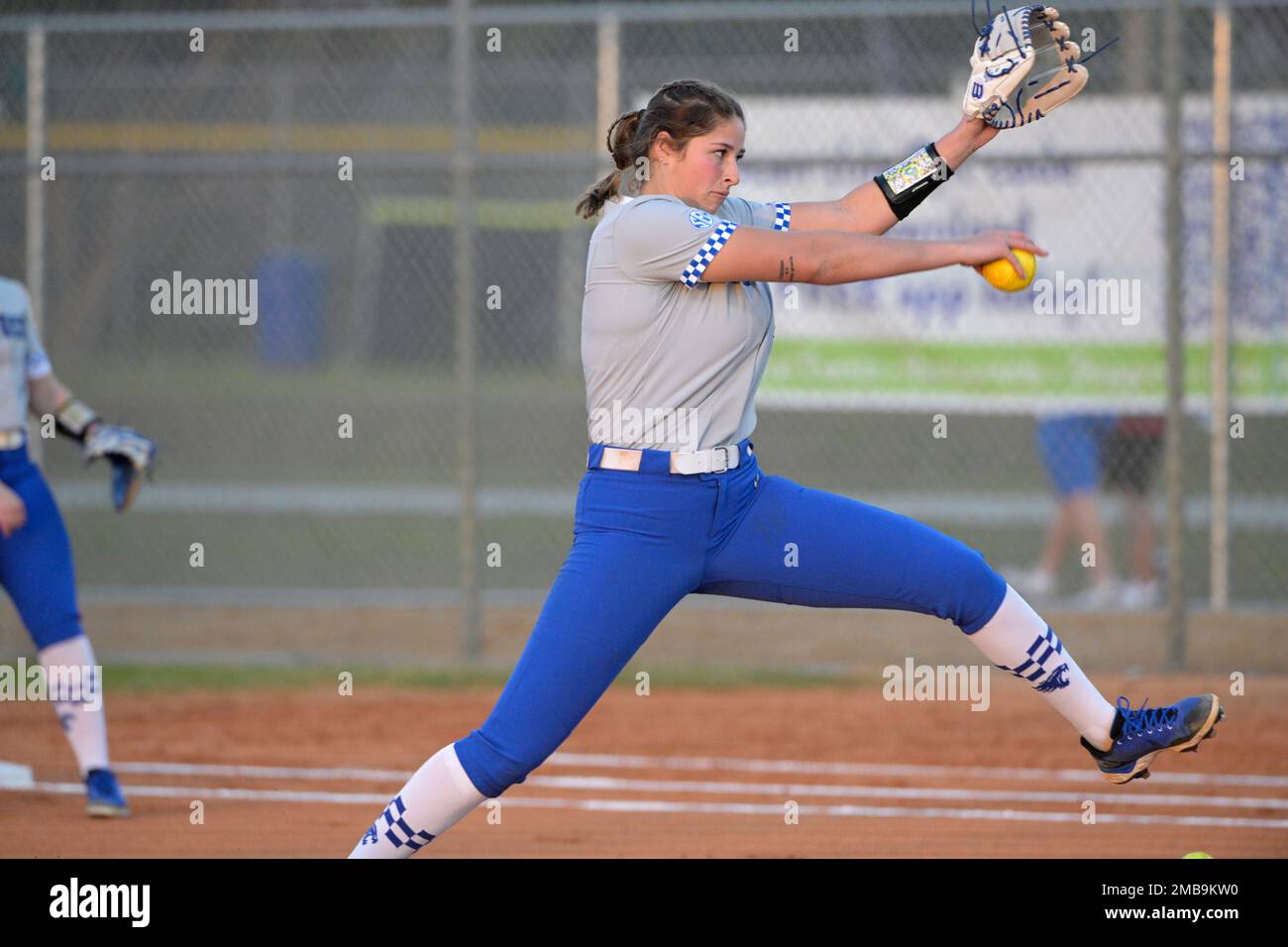 Kentucky pitcher Miranda Stoddard (1) throws from the mound during an ...
