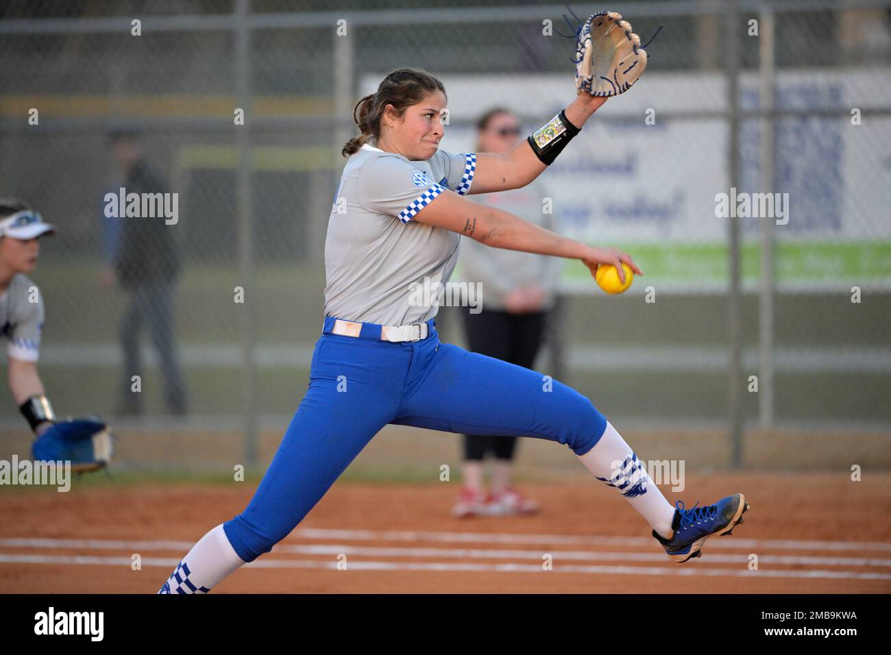 Kentucky pitcher Miranda Stoddard (1) throws from the mound during an ...