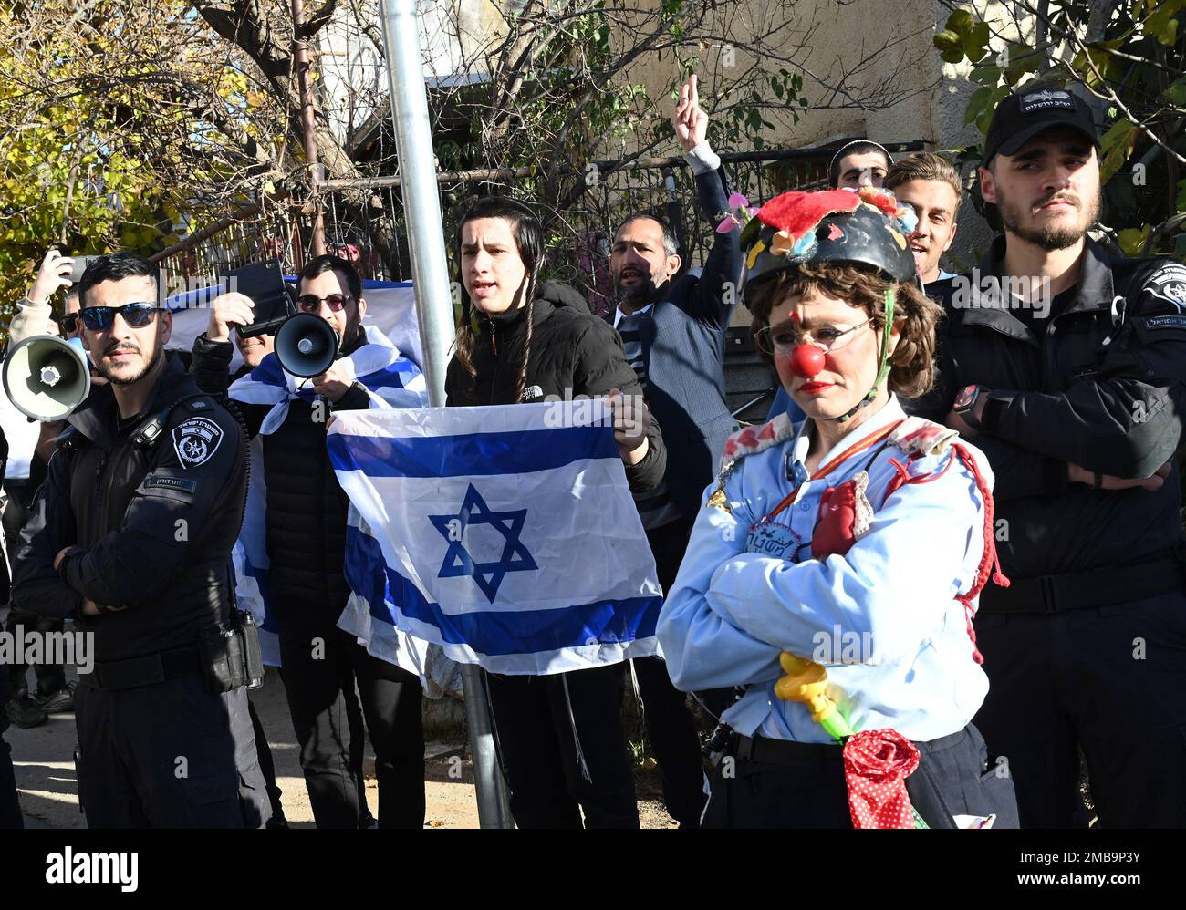 East Jerusalem, West Bank. 20th Jan, 2023. Right-wing Jews wave the ...