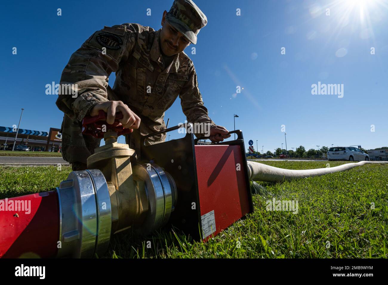 Hose testing process hi-res stock photography and images - Alamy