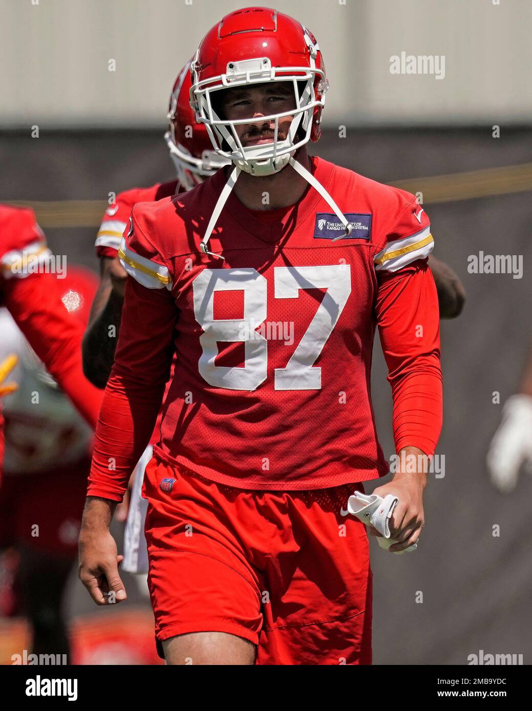 Kansas City Chiefs tight end Travis Kelce (87) stretches during the NFL ...