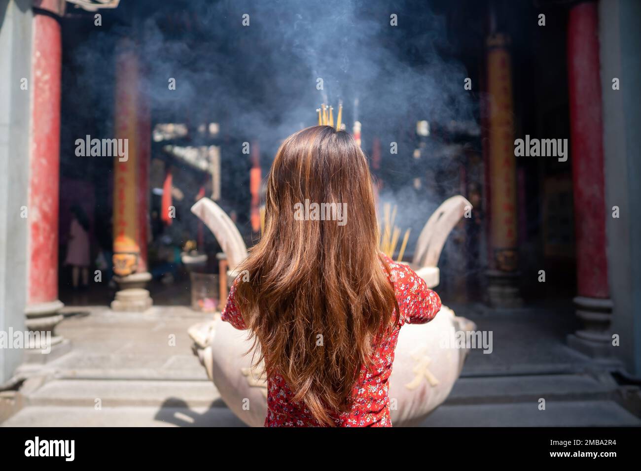 Incense praying pot chinese hi-res stock photography and images - Alamy
