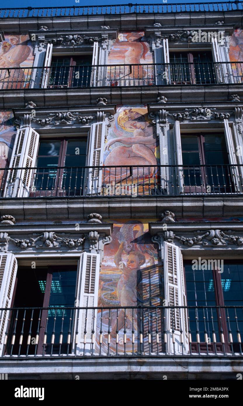 Plaza mayor murals hi-res stock photography and images - Alamy