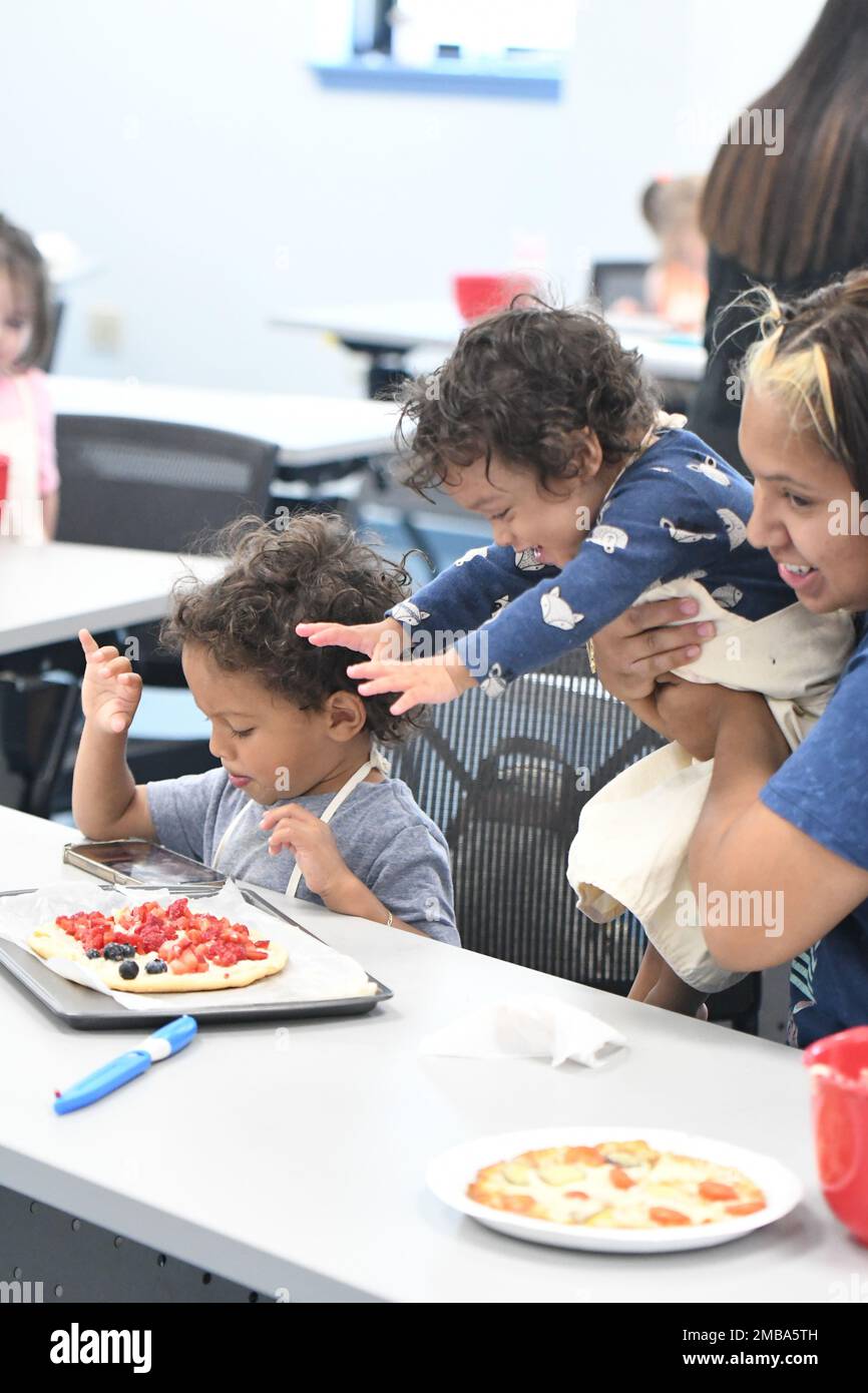 New parent support program hi-res stock photography and images - Alamy