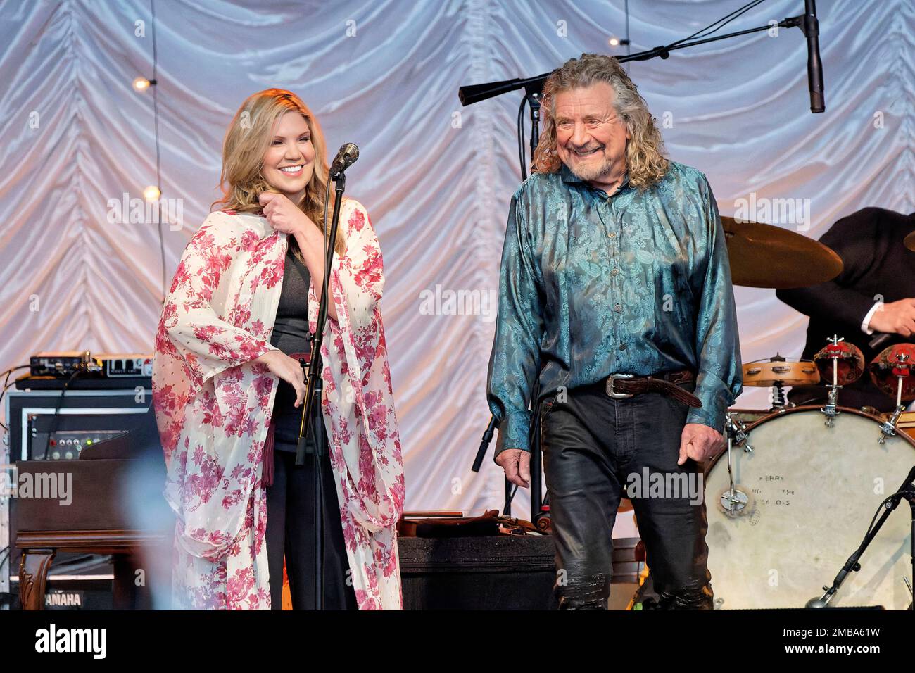 Robert Plant and Alison Krauss perform at Jay Pritzker Pavilion on ...