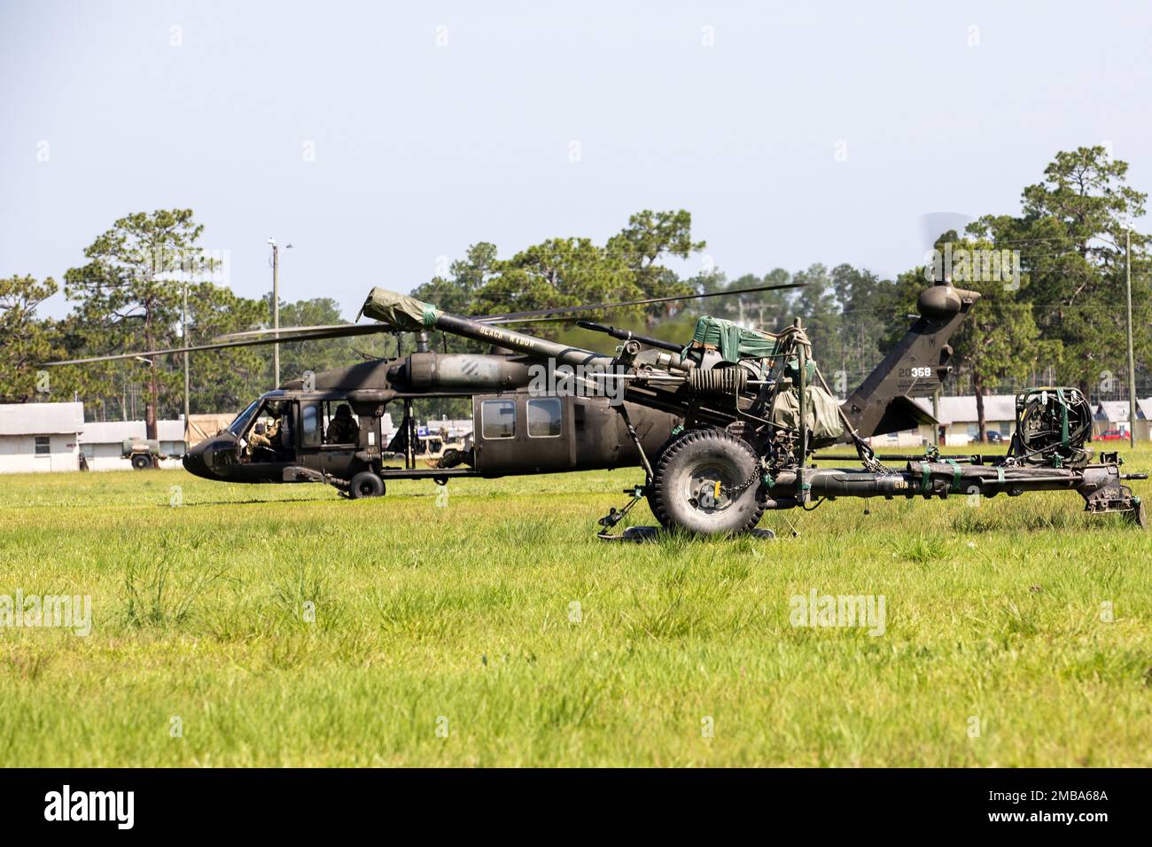 A U.S. Army UH-60 Black Hawk assigned to the Hunter Army Airfield-based ...