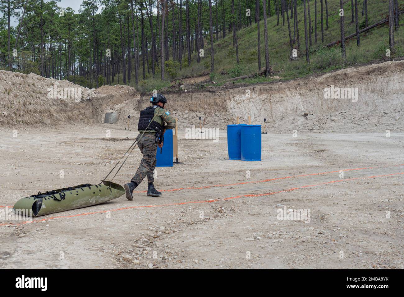 Comando pull hi-res stock photography and images - Alamy