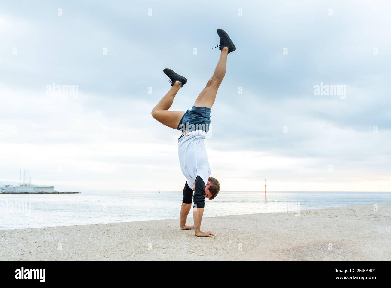 Calisthenics pose hi-res stock photography and images - Alamy