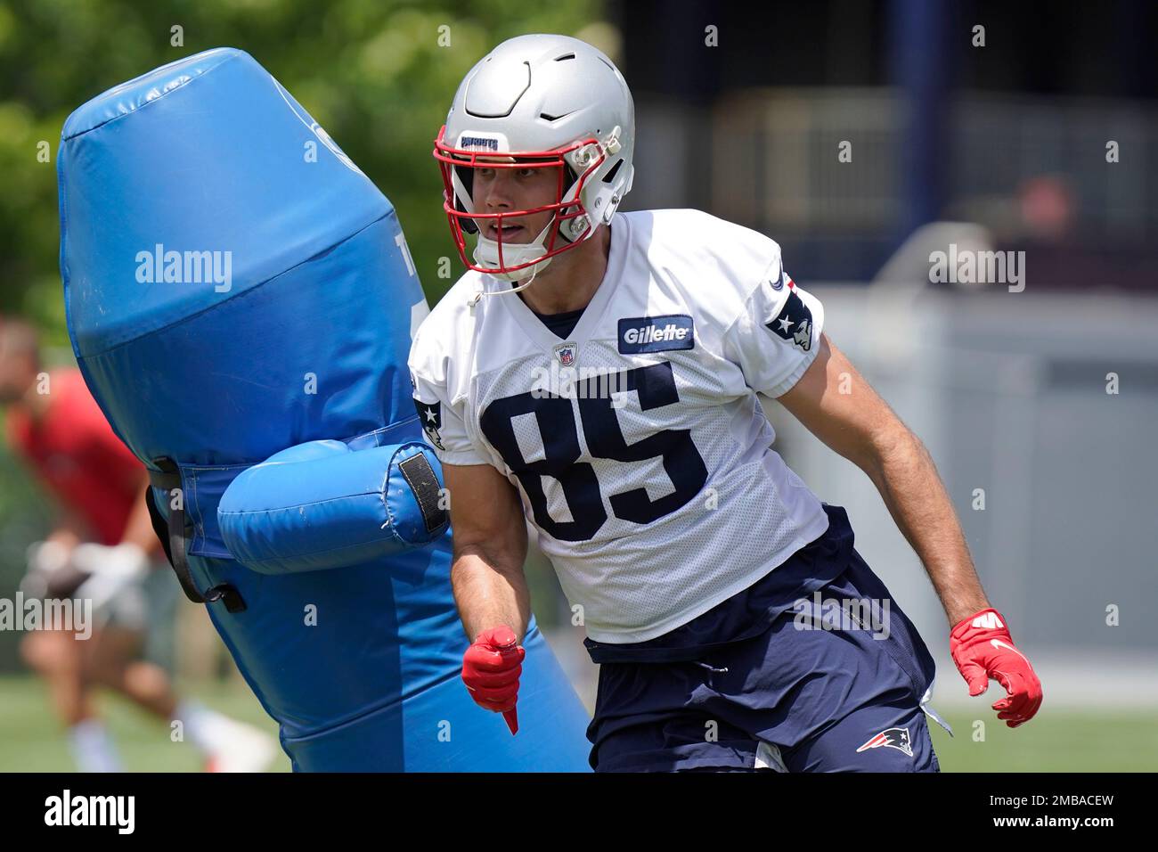 New England Patriots tight end Hunter Henry takes part in drills at the ...
