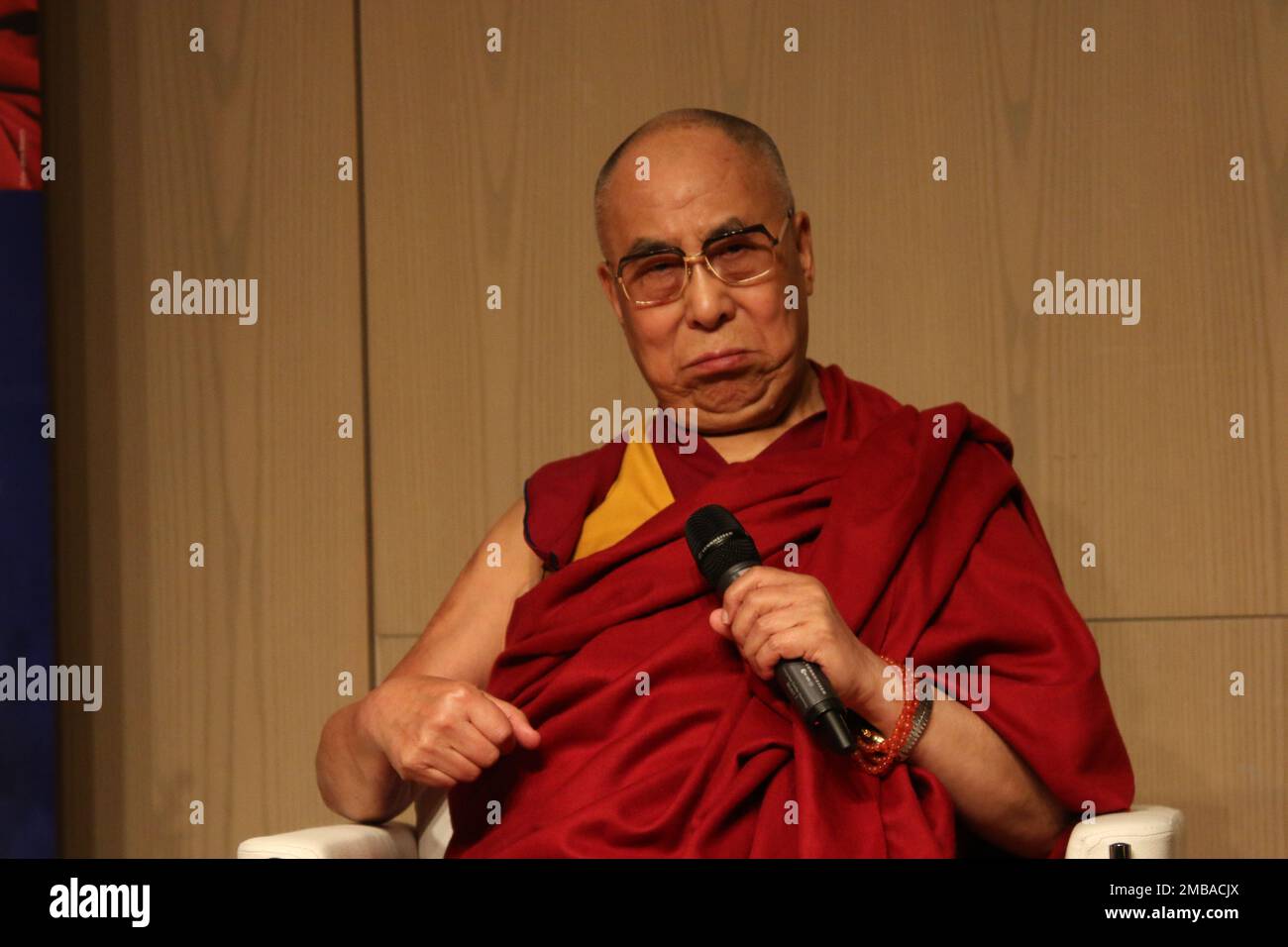 Buddhistischer meister hi-res stock photography and images - Alamy