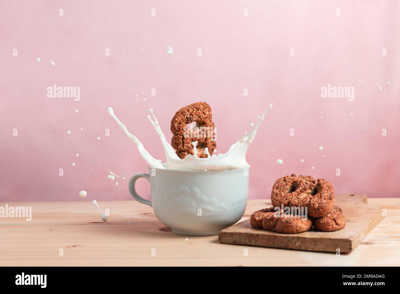 Pink milk splash hi-res stock photography and images - Alamy