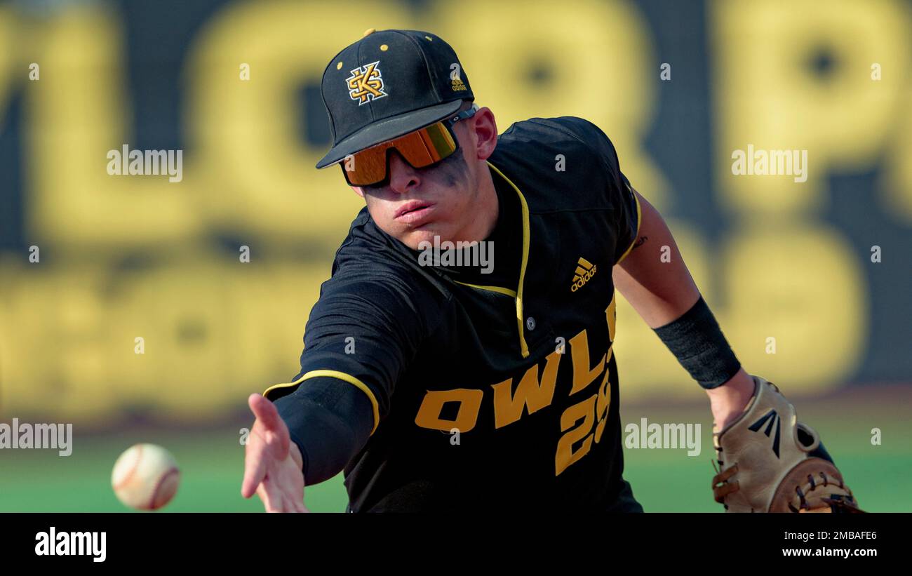 Kennesaw St. infielder Donovan Cash (25) throws against LSU during an ...