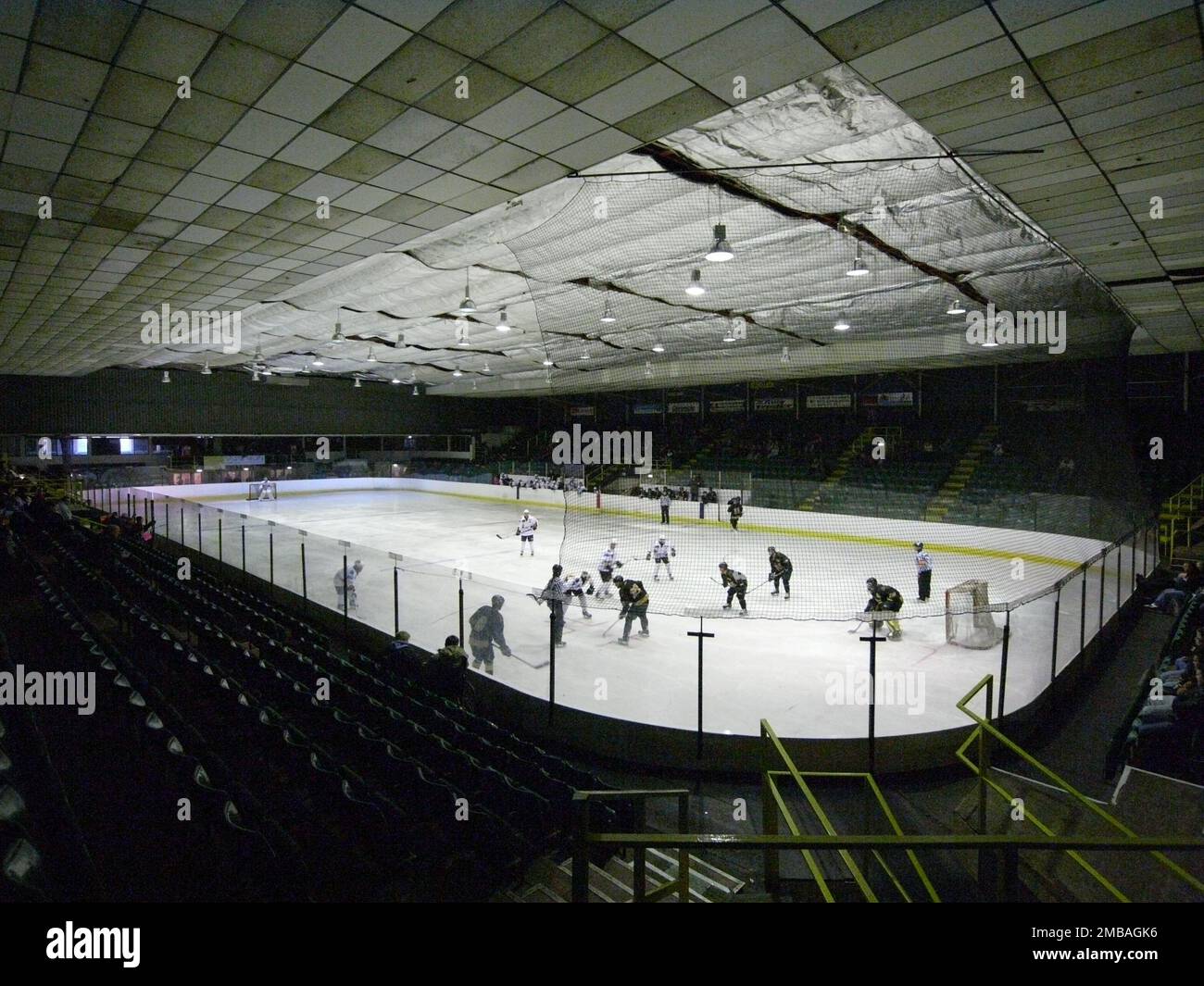 Rink 1950s hi-res stock photography and images - Alamy