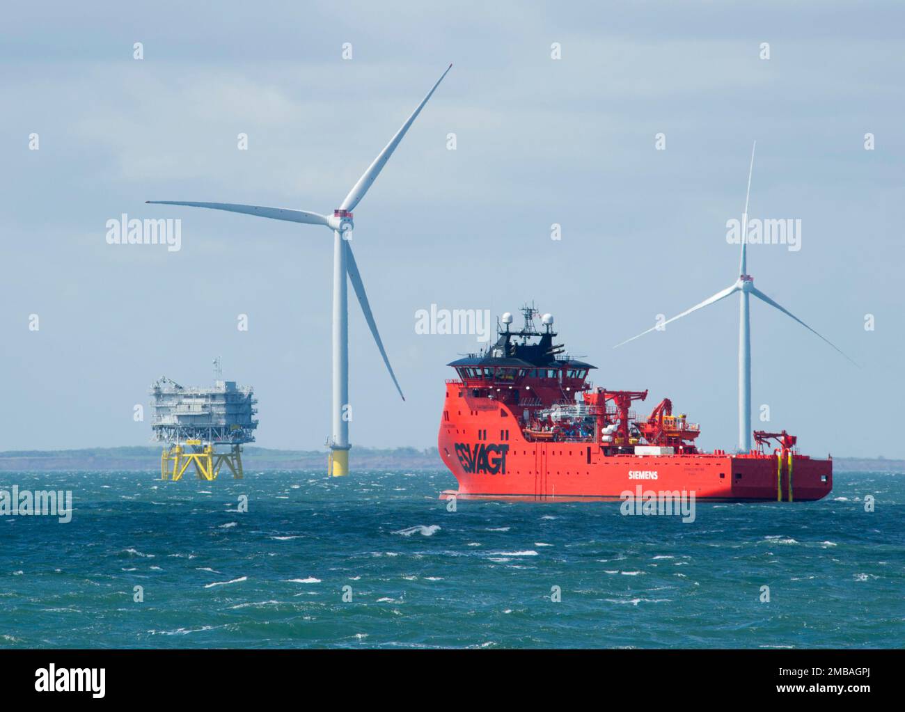 Wind farm construction vessel substation hi-res stock photography and ...