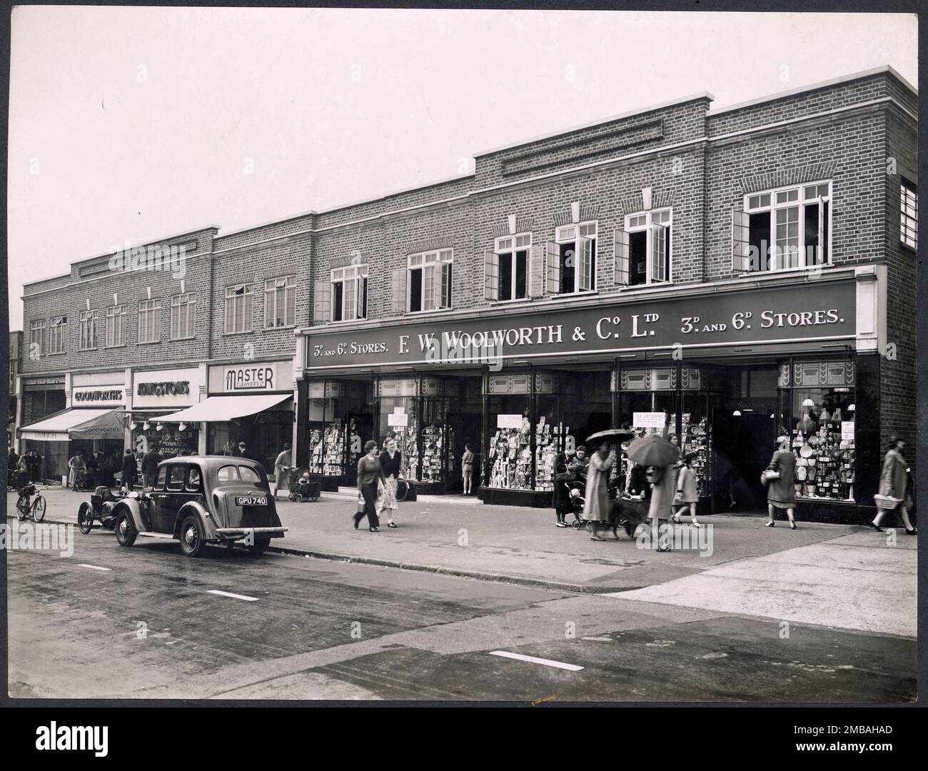 Woolworths 1950s hi-res stock photography and images - Alamy
