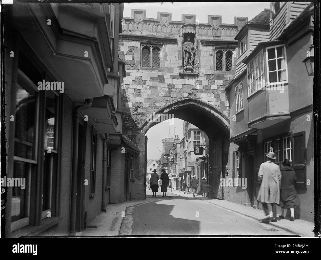 North Gate, High Street, Salisbury, Wiltshire, 1925. A view of the ...