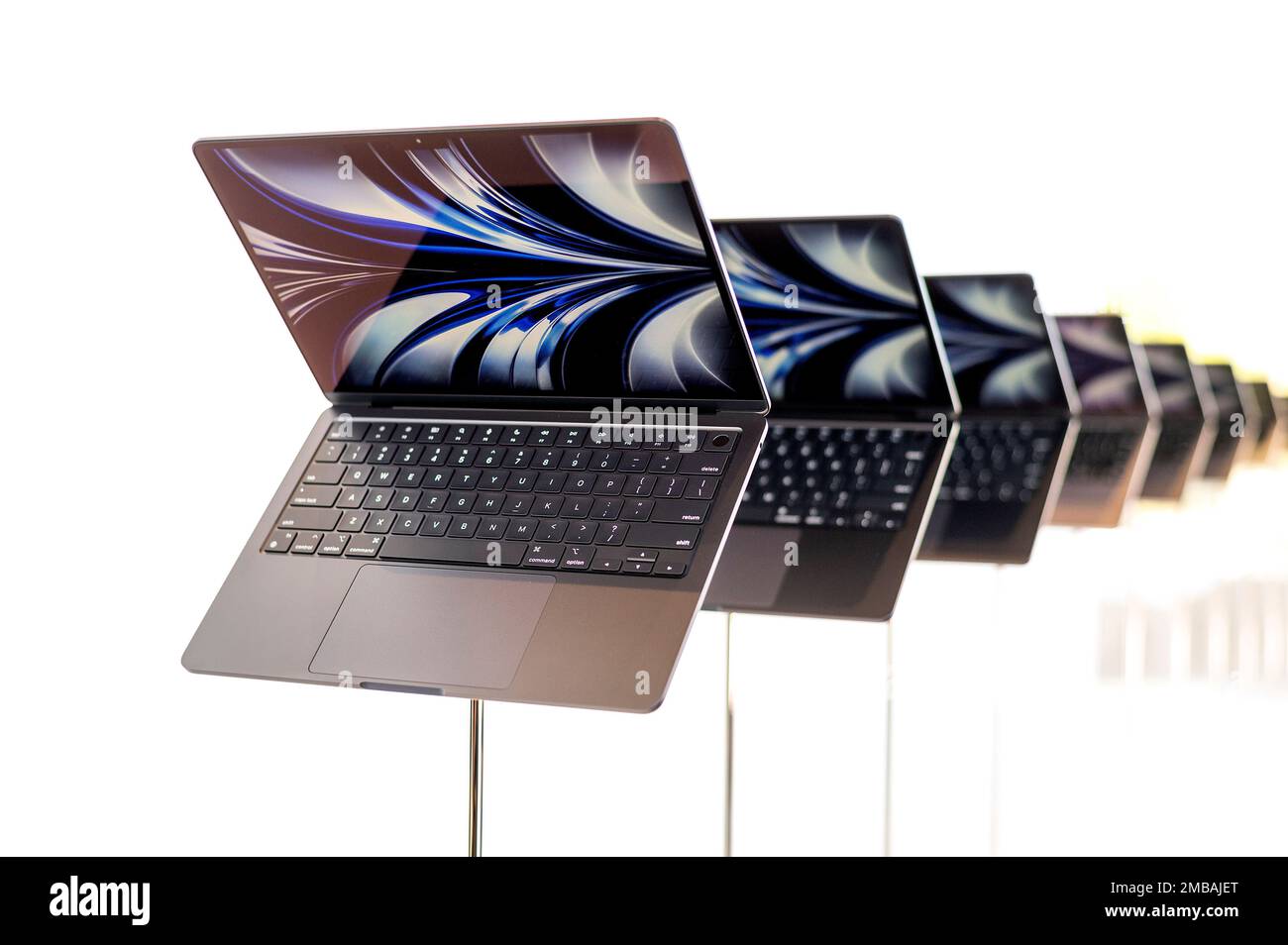 New Apple MacBook Air computers with M2 processors are displayed ...